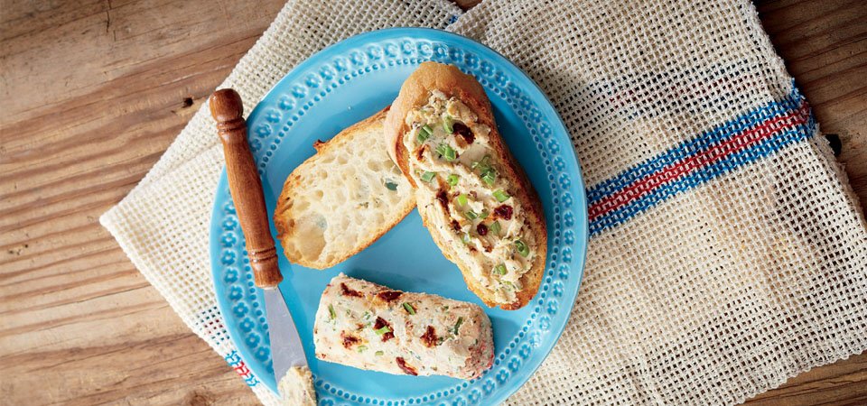 Rollo de queso con cilantro y chile de árbol | Chef Oropeza